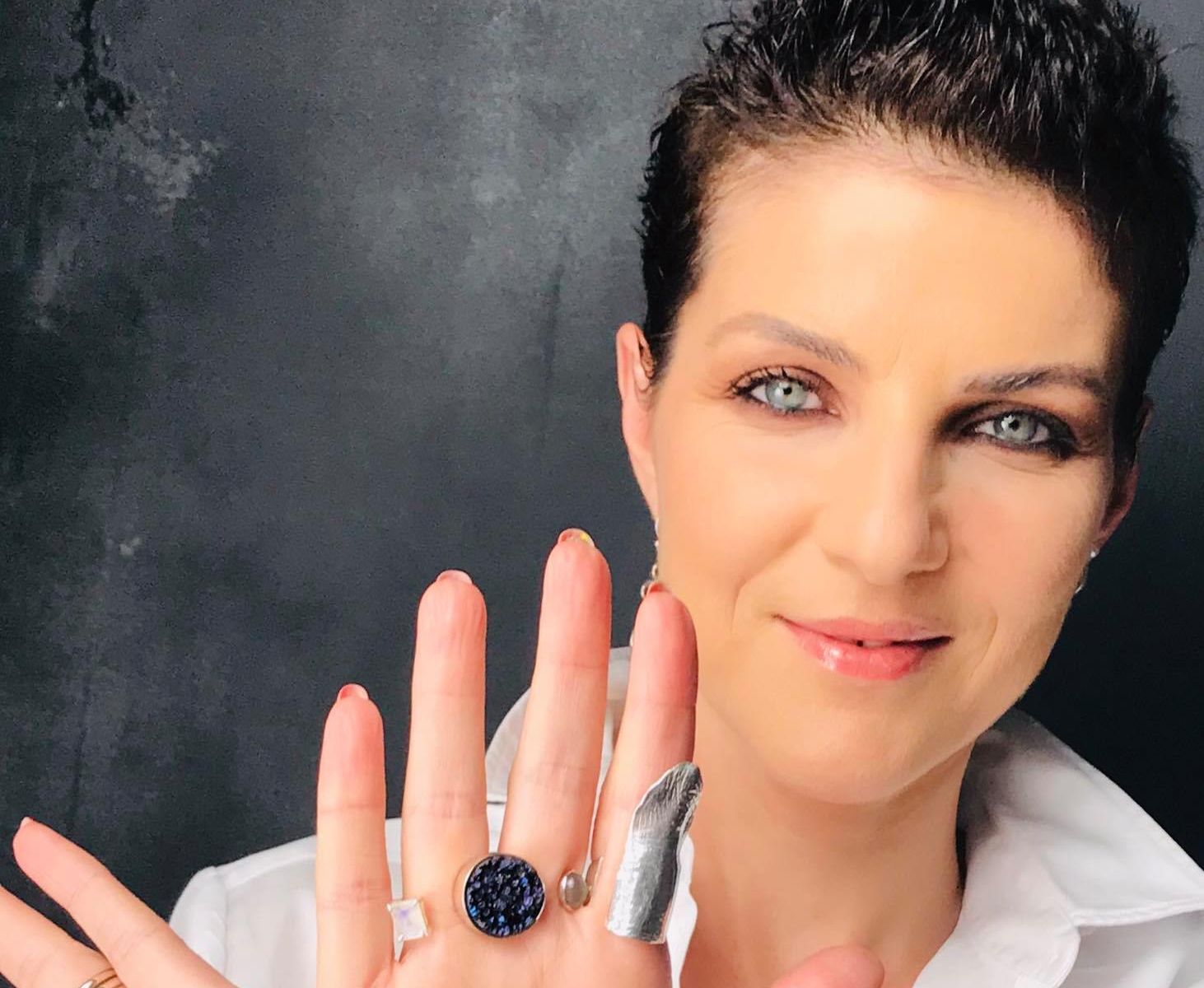 Chris Simion-Mercurian despre teatru, lupta cu cancerul la san si cat ...